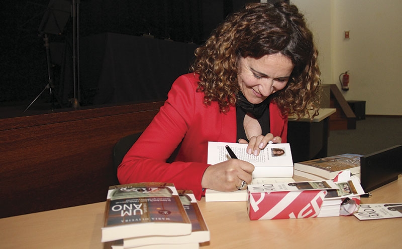 Maria Oliveira lança segundo livro - O Notícias da Trofa