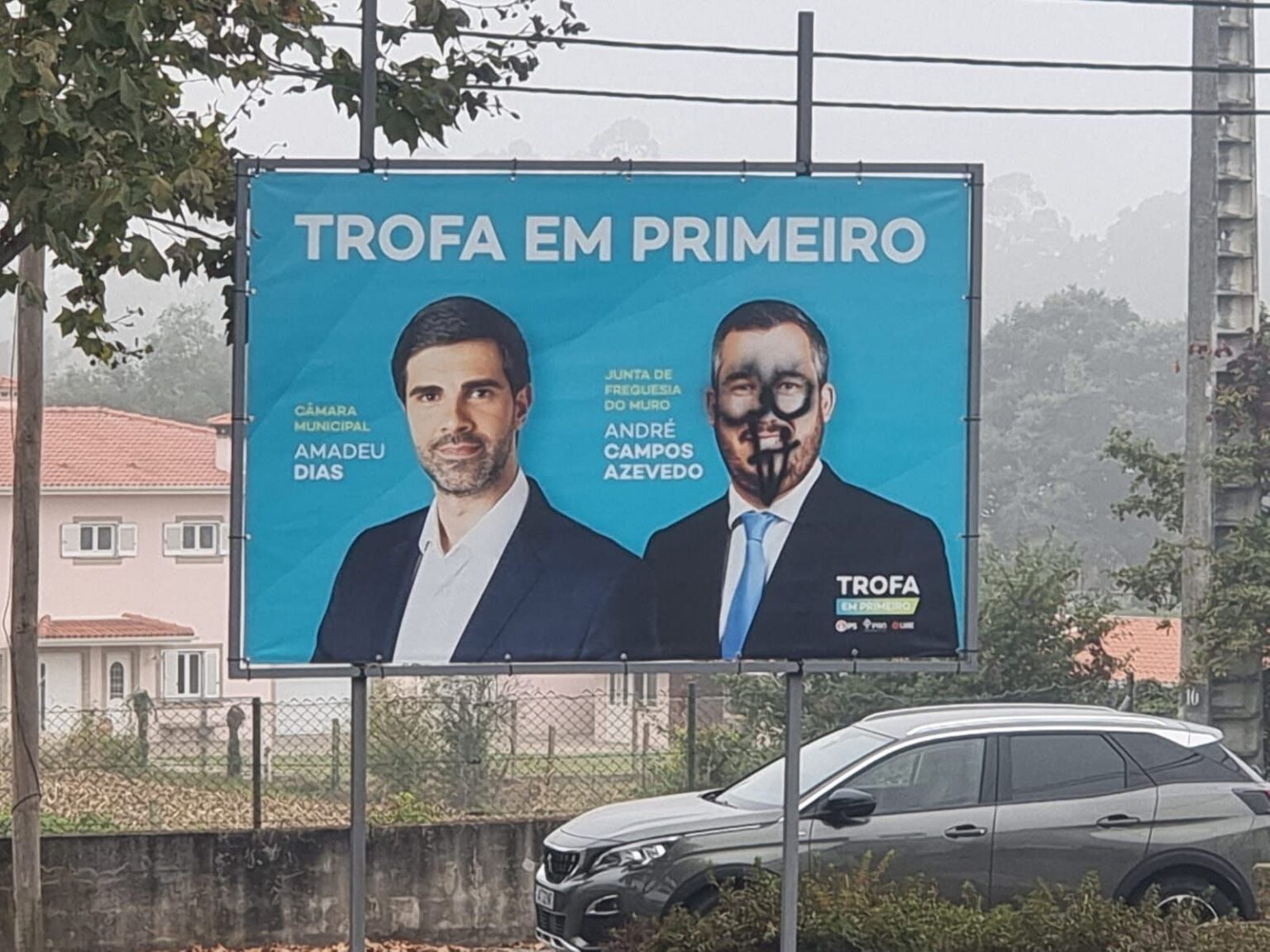 Outdoor da coligação Trofa em Primeiro vandalizado no Muro - O Notícias ...